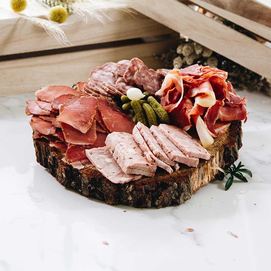 Le plateau de charcuteries 500g Charcuterie du moment et ses condiments ...
